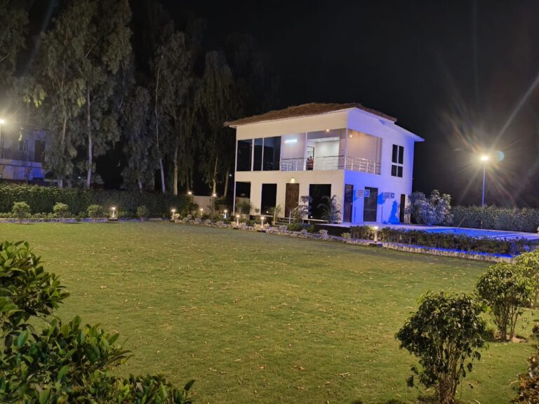 farm house in noida